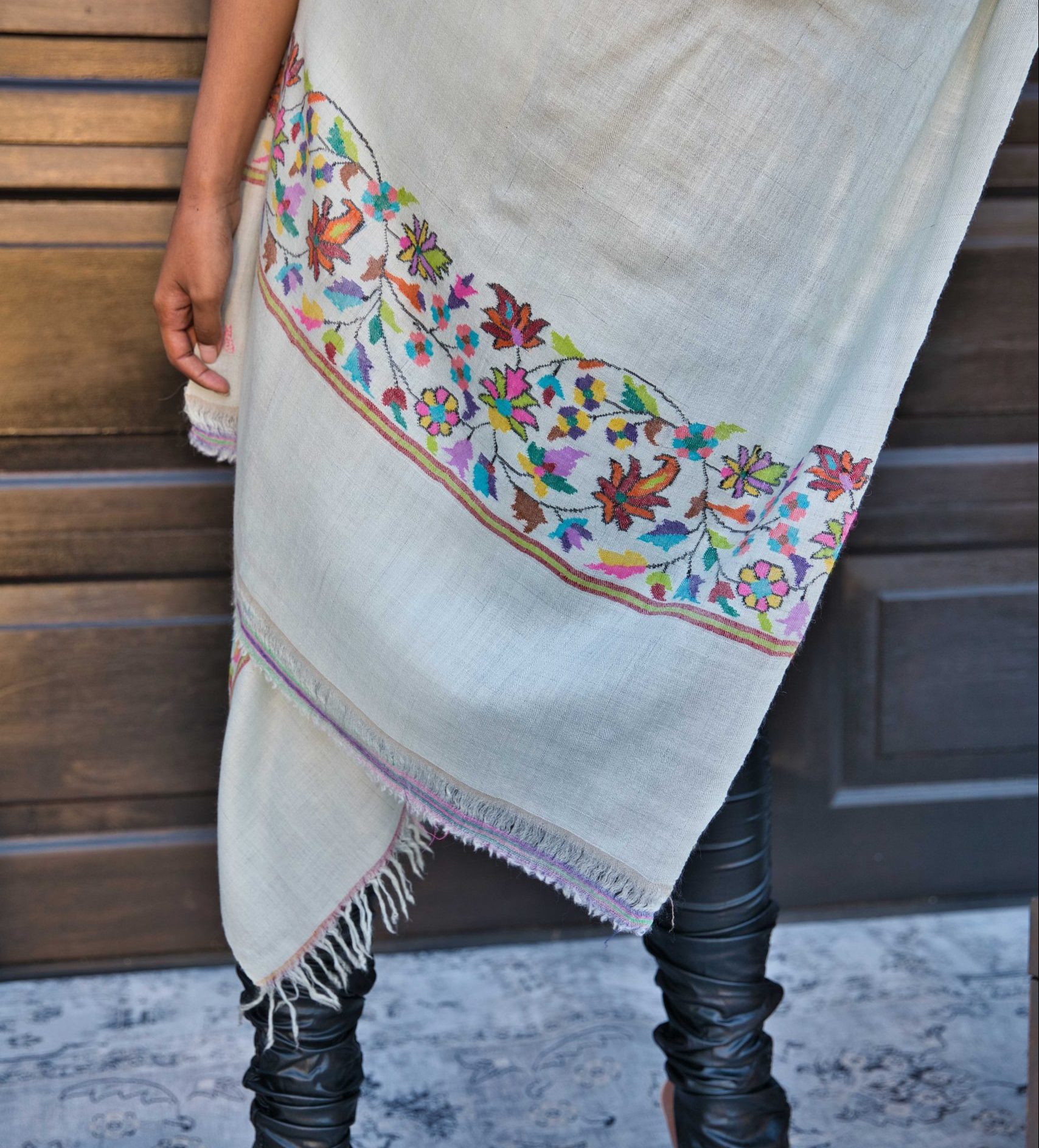 Pashmina Cashmere Scarf with Kani Weave Border – Red Diamond Luxury