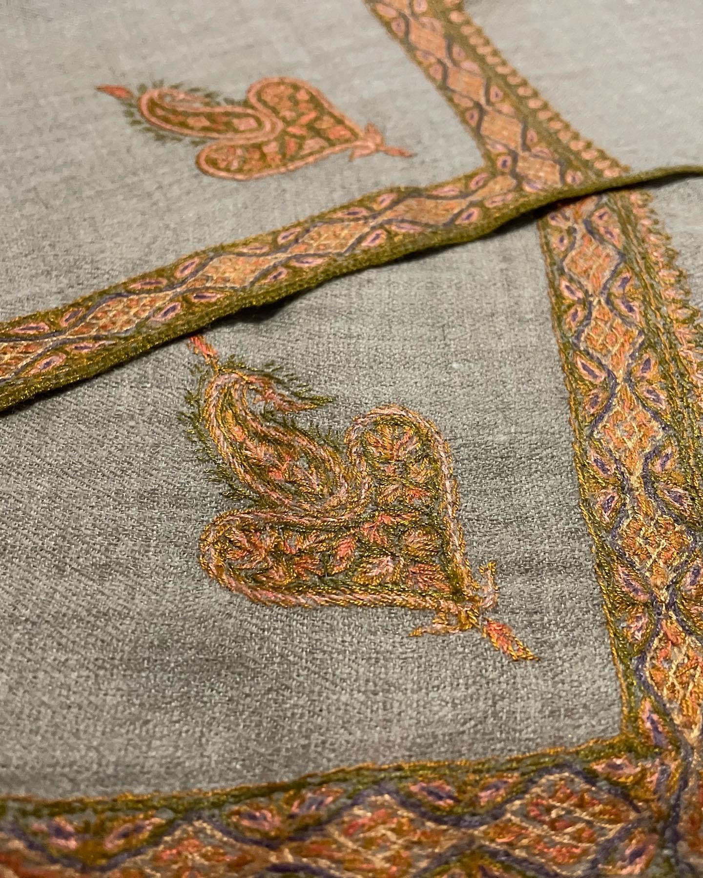 Sozni Embroidery Pashmina Cashmere Shawl – Red Diamond Luxury